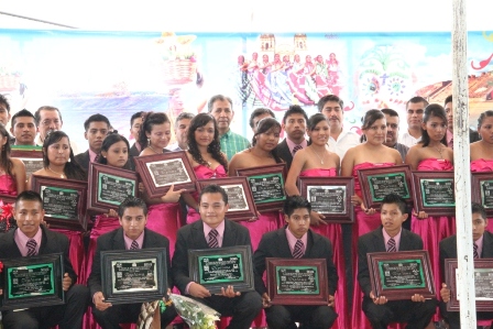 Se gradúan jóvenes del CBTa 136 y de la Escuela en Ciencias de la ...