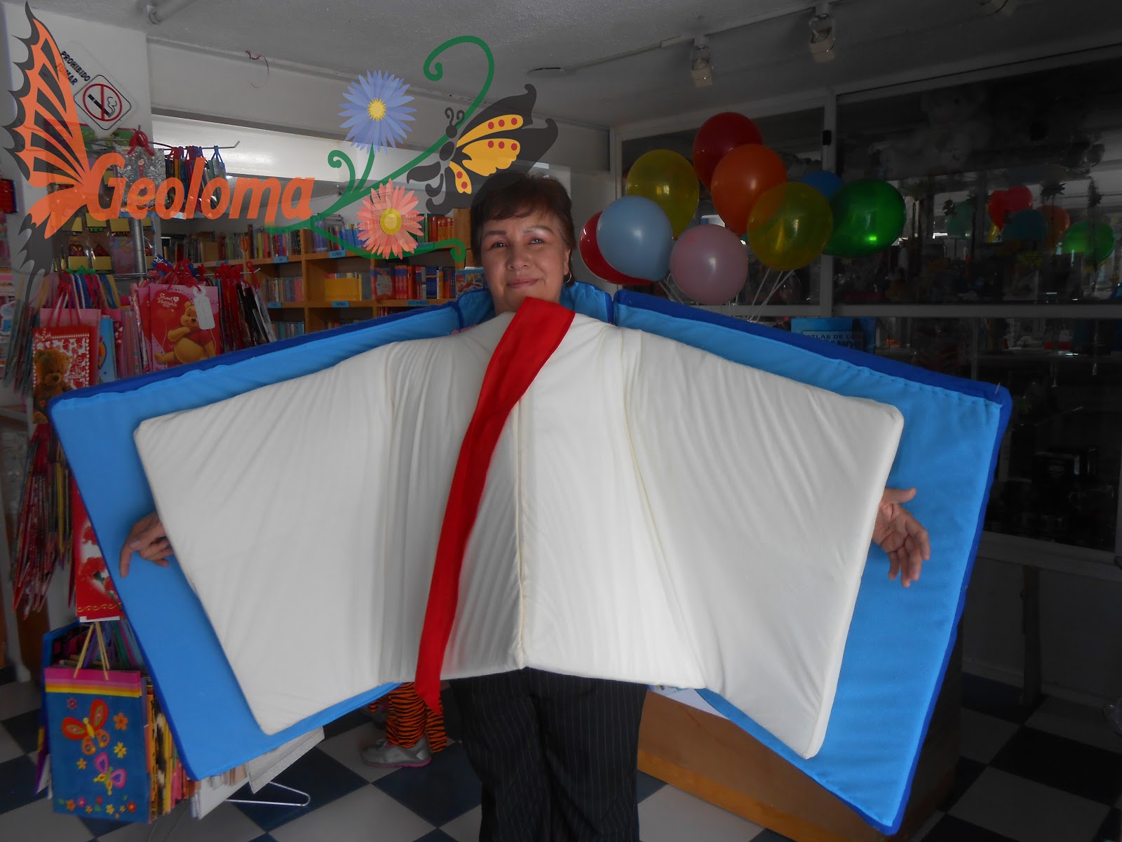 GEOLOMA: Disfraz o botarga de libro