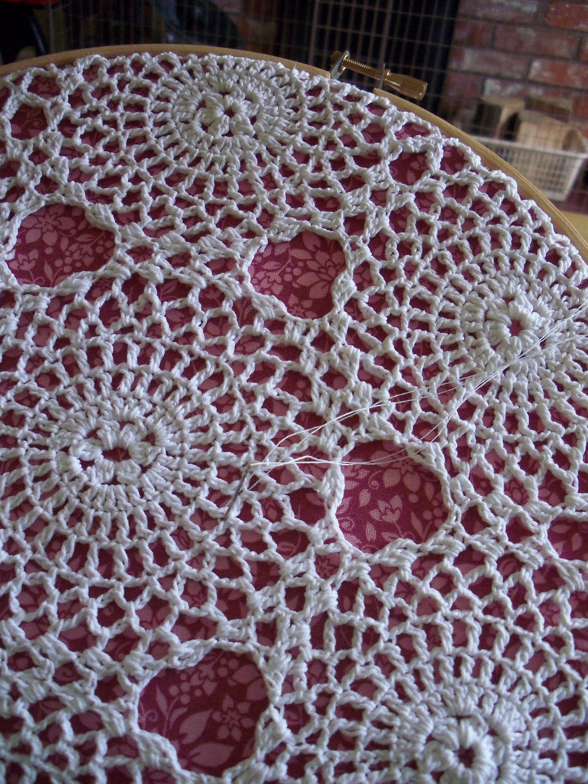 PearlyPea: Giant doilies and the reality of the crafty lifestyle....