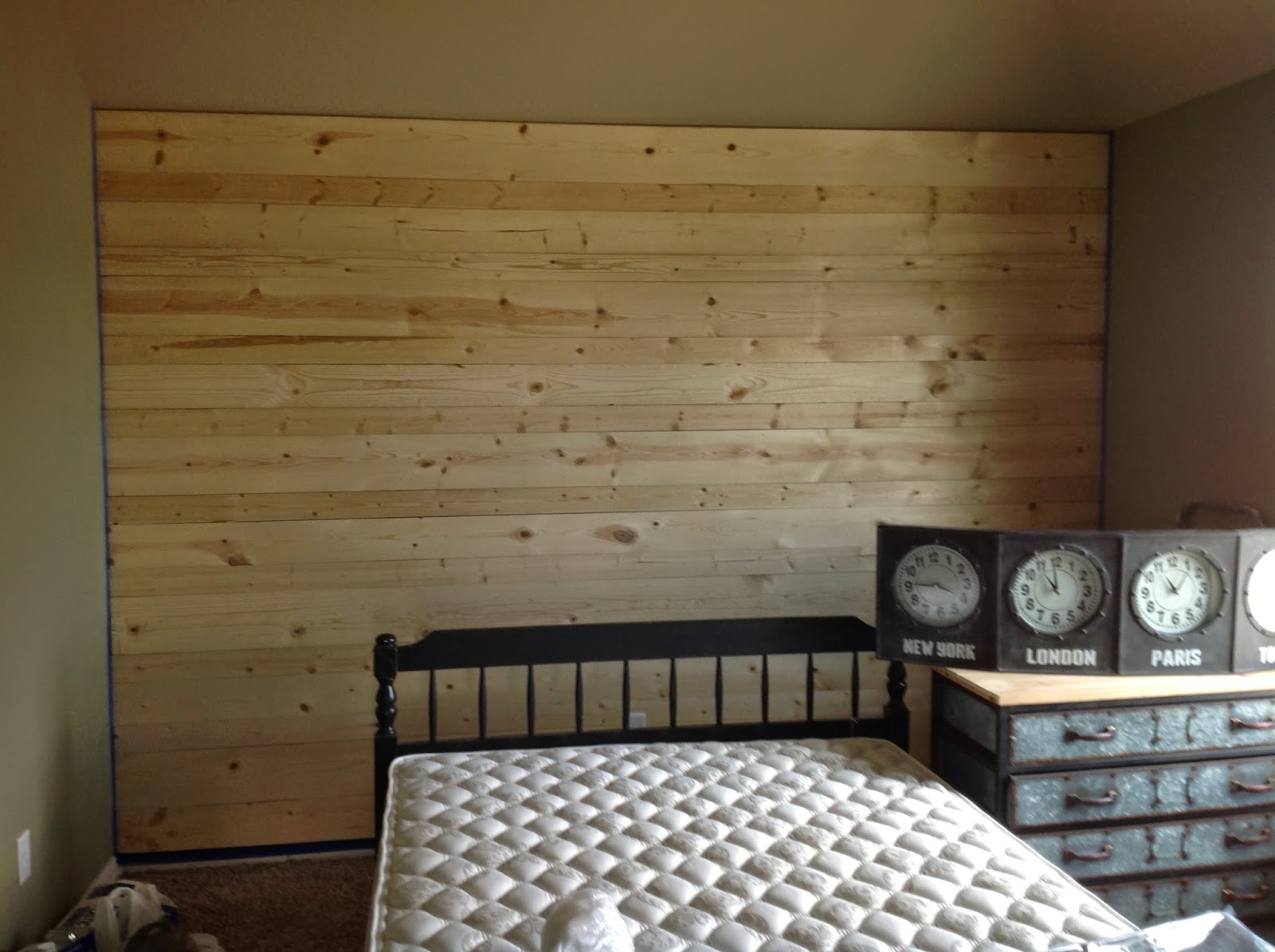 The ragged wren : Wood feature wall
