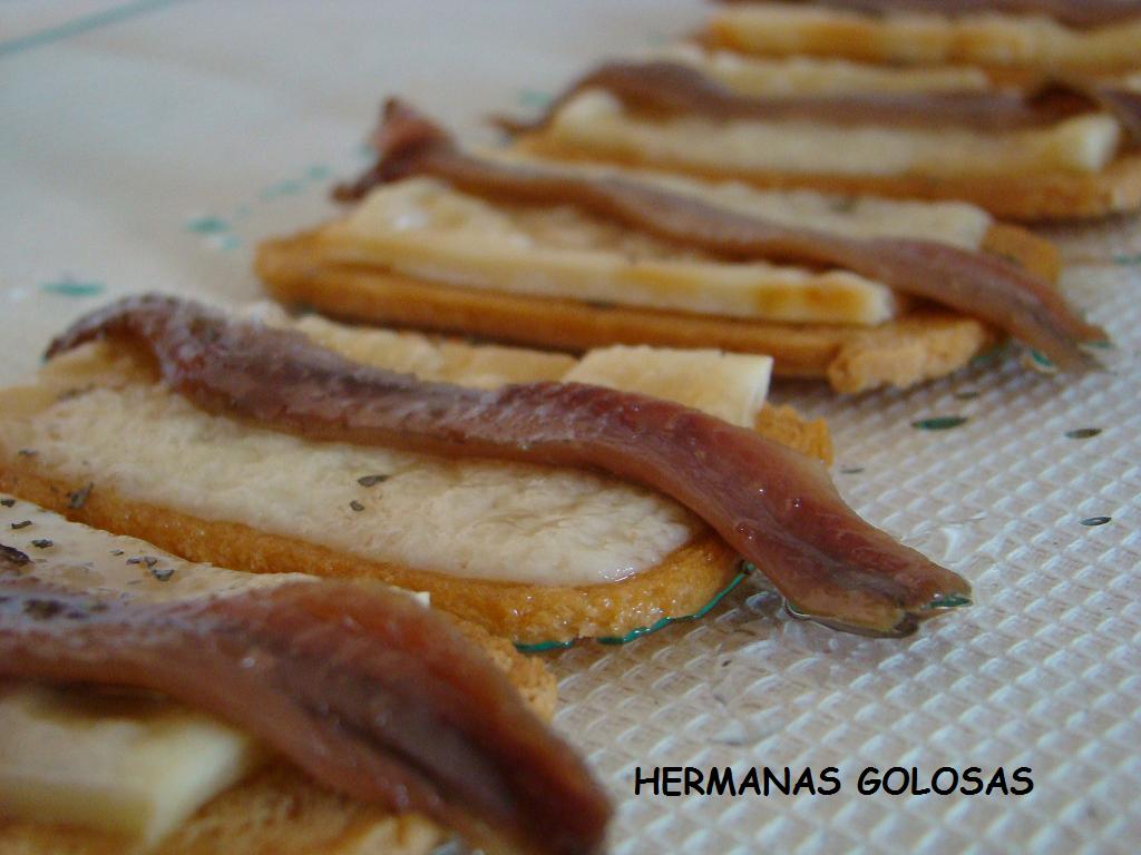 Hermanas Golosas: MINI TOSTADA DE QUESO Y ANCHOA