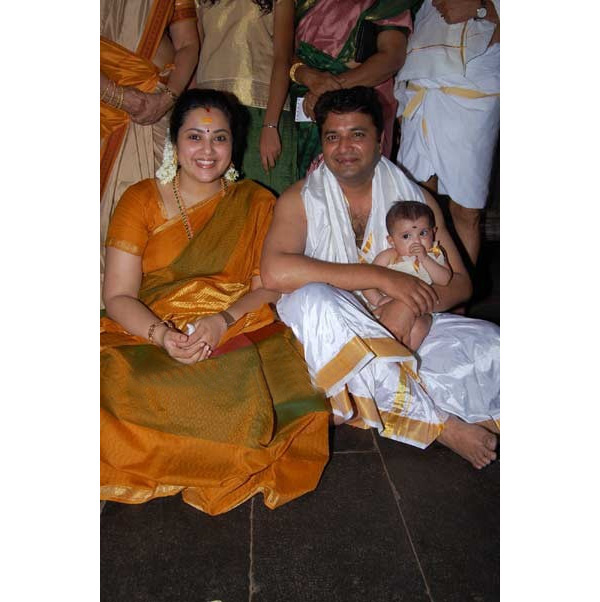 Kollywood Bollywood Tollywood: Meena's Daughter Nainika choroonu