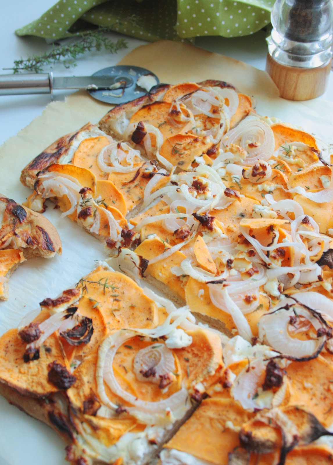 Healthy Happy Soul: Sweet Potato Flatbread with Onions and Thyme