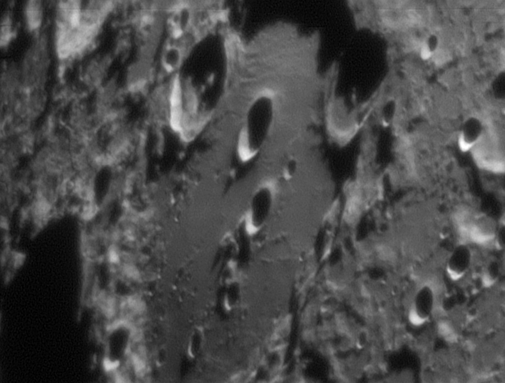 Cosmic Photons Astrophotography : Crater Clavius