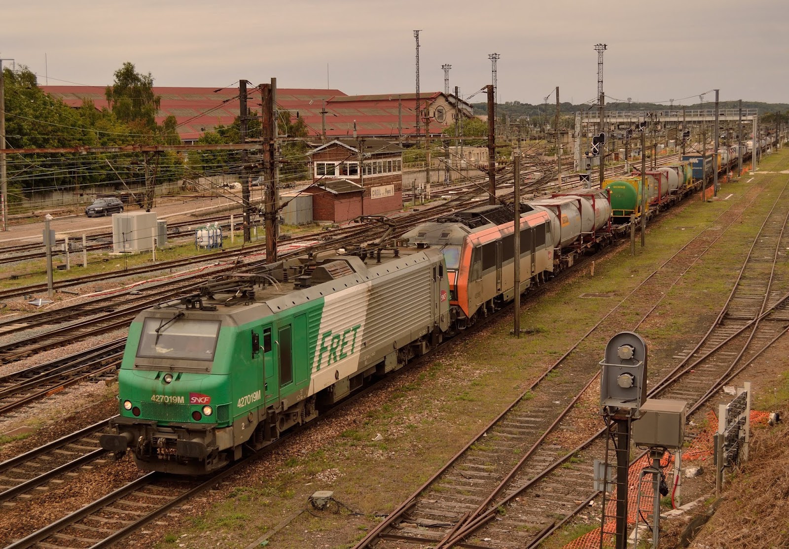 LA PASSION DU TRAIN: à Creil , en Août 2018 avec Tarek