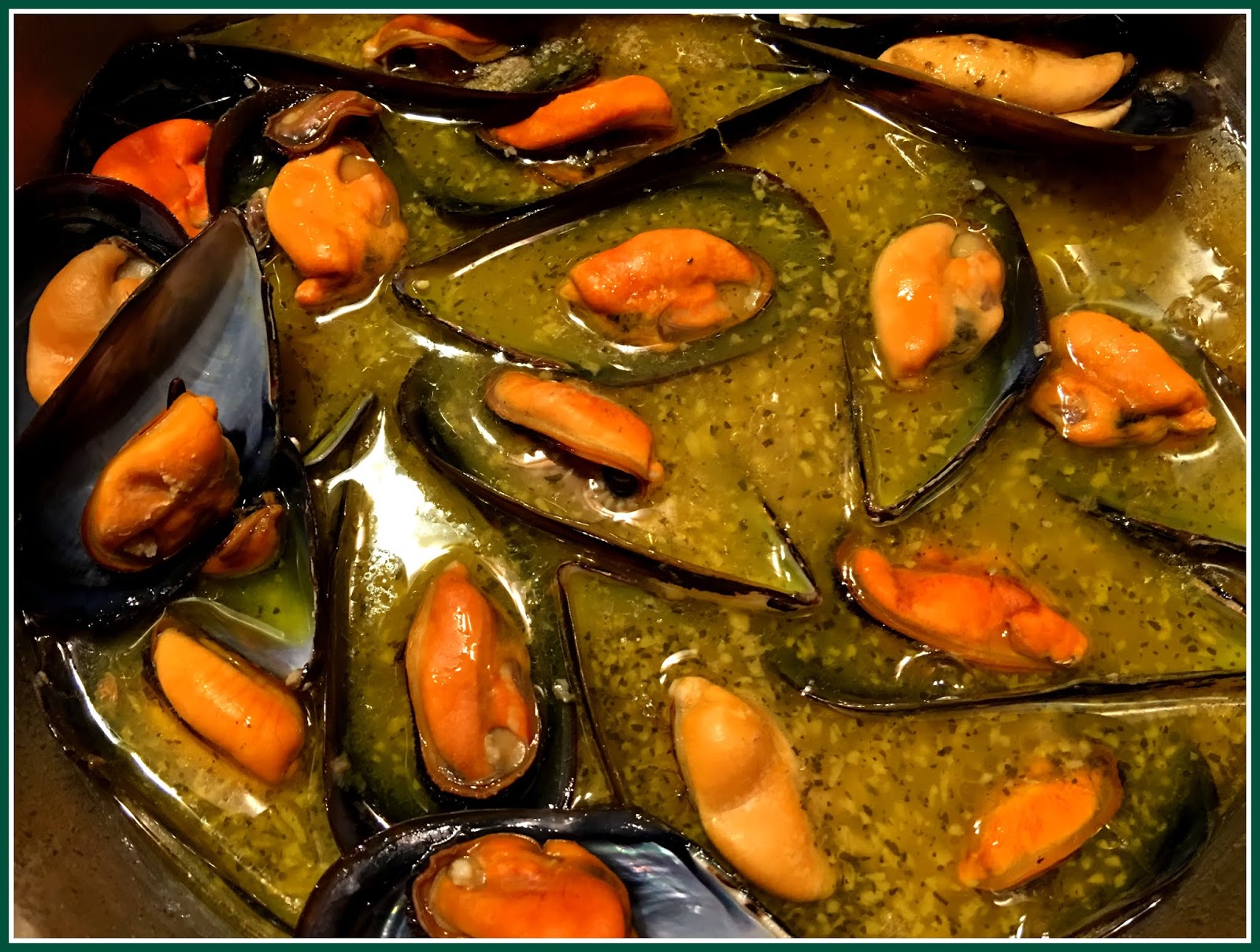 LA MUY DIGNA: MEJILLONES A LA ASTURIANA