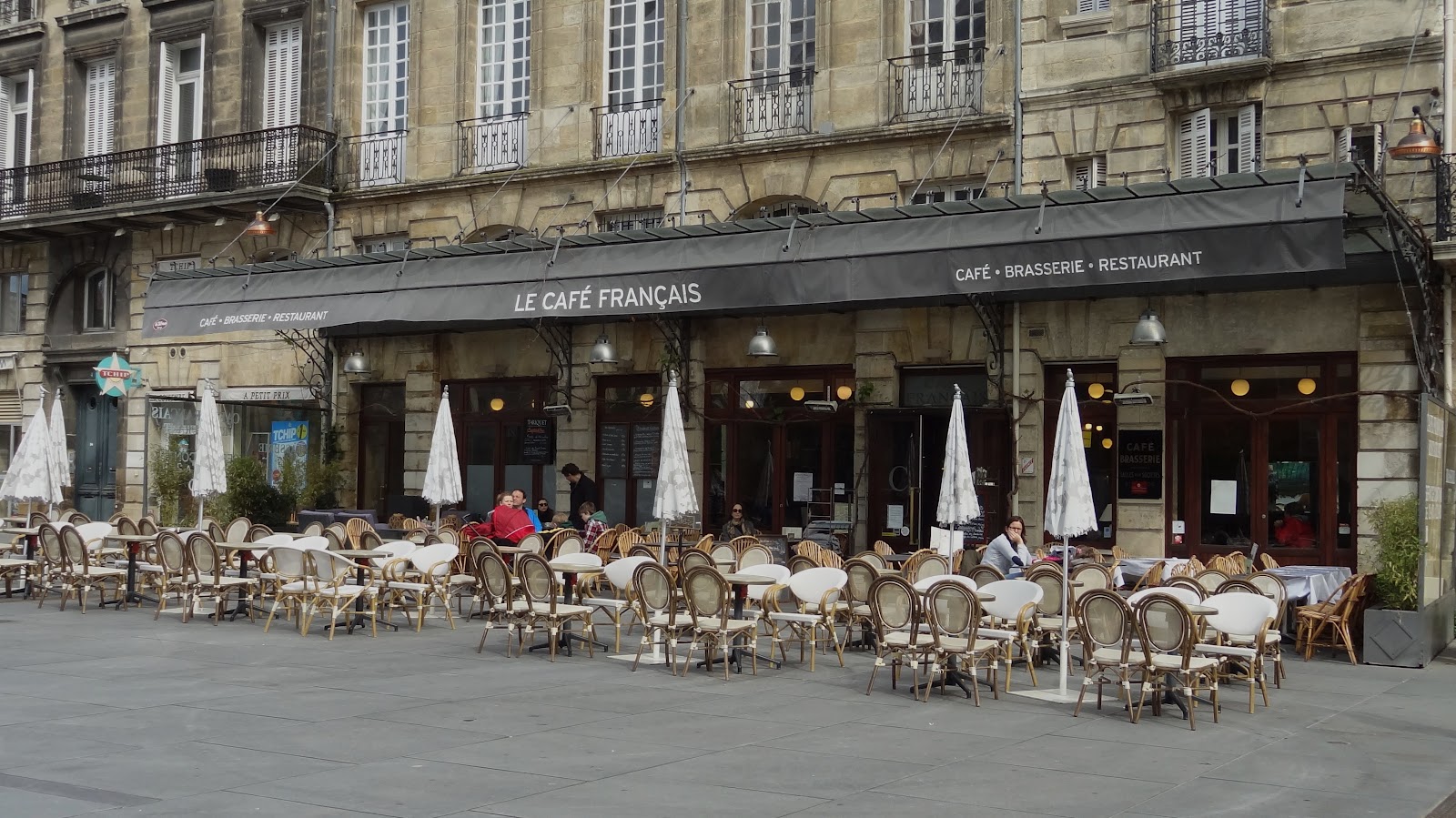 podi és podi: Le café français