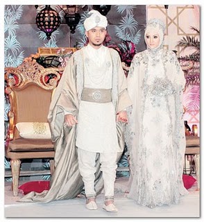 uMiE-tOmOyO: tema2 wedding