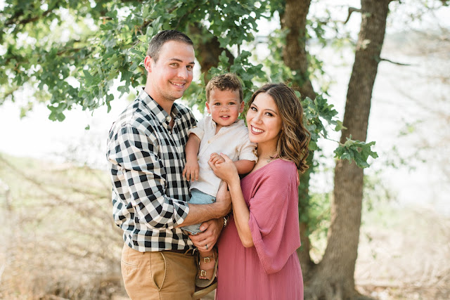 Our Lake Grapevine Maternity Photoshoot for Poppy Monroe | Jordan Dunaway