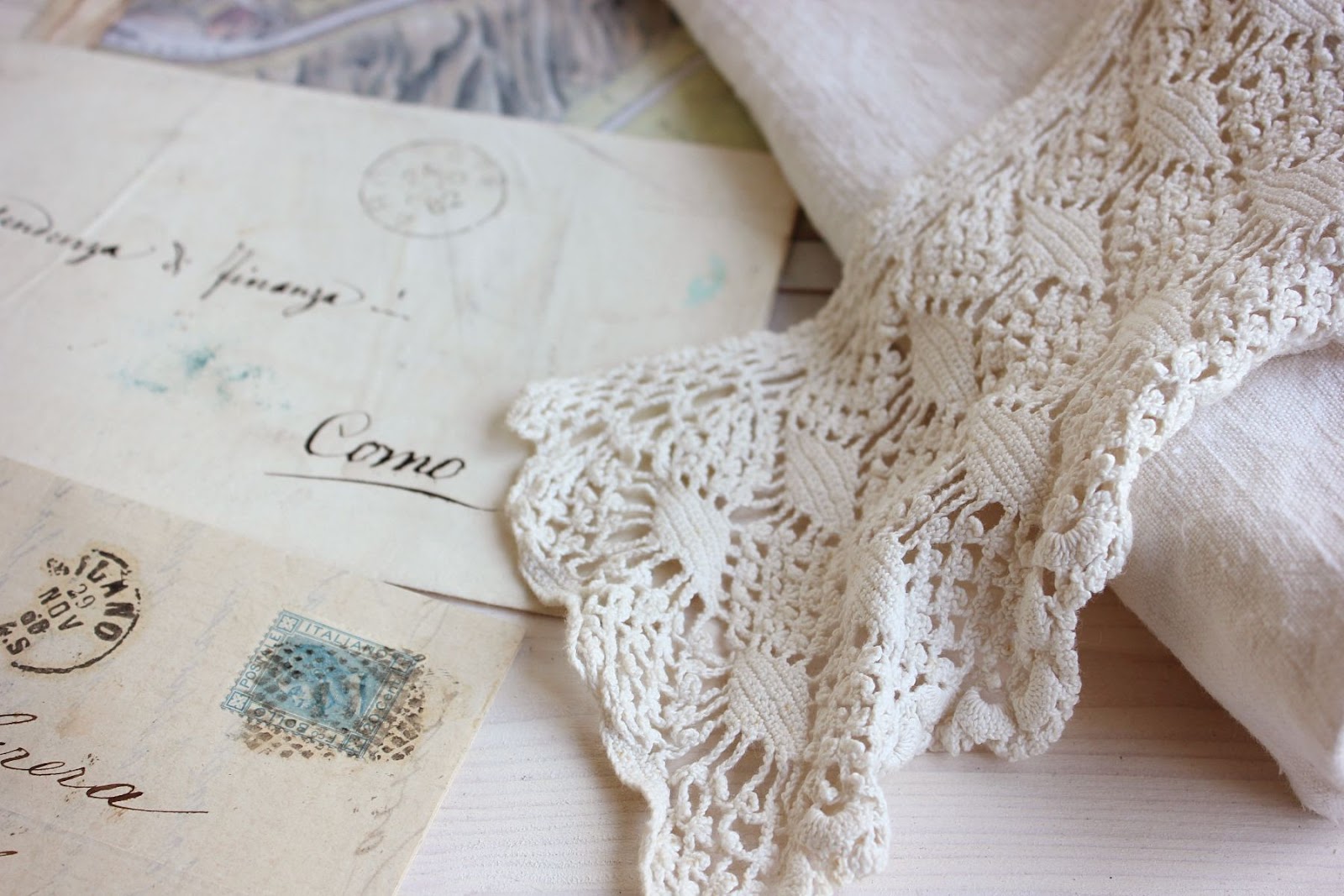 Roxy Creations: Paper, old lace, trims and vintage fabrics