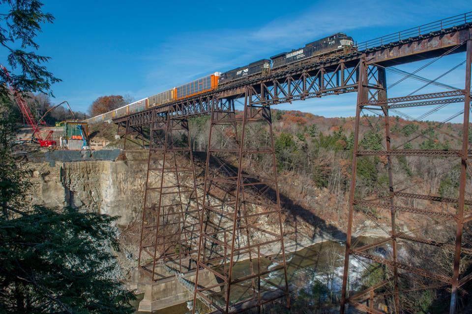 Industrial History: 1852+1875+1903+2017 (NS+CP)/Erie Portage Bridge ...