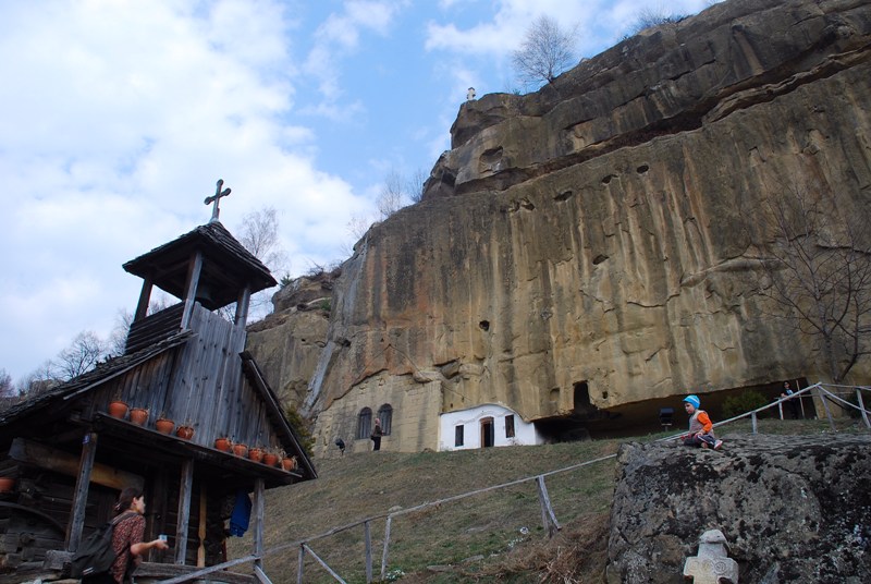 Calatorii si Fotografii: Manastiri rupestre din Arges, dar nu numai...