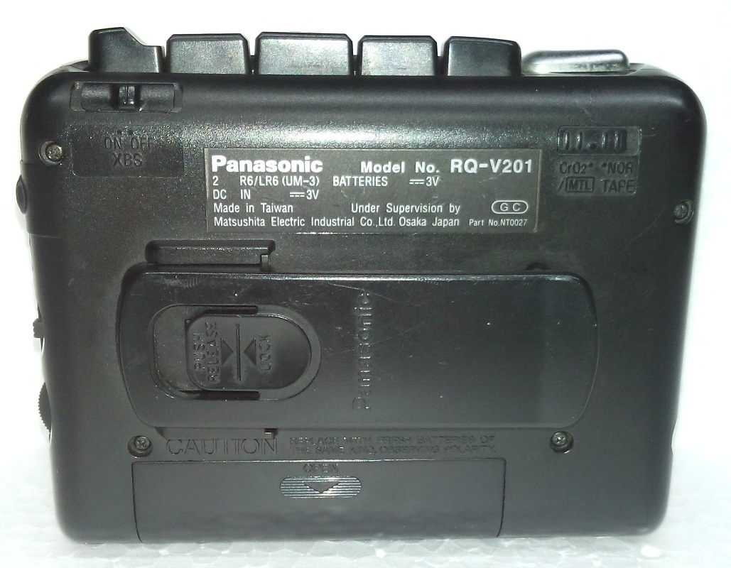 BARANG BARANG ELEKTRIK TERPAKAI DAN RARE: WALKMAN PANASONIC XBS MODEL ...