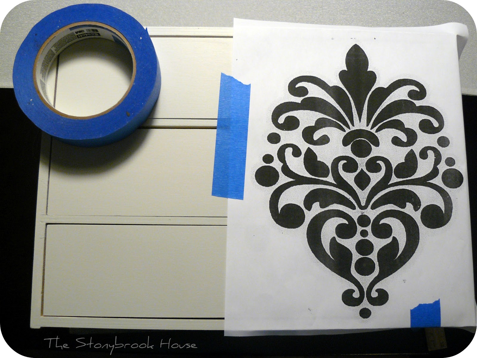 Damask Stencil ~ Awesomeness!! | The Stonybrook House