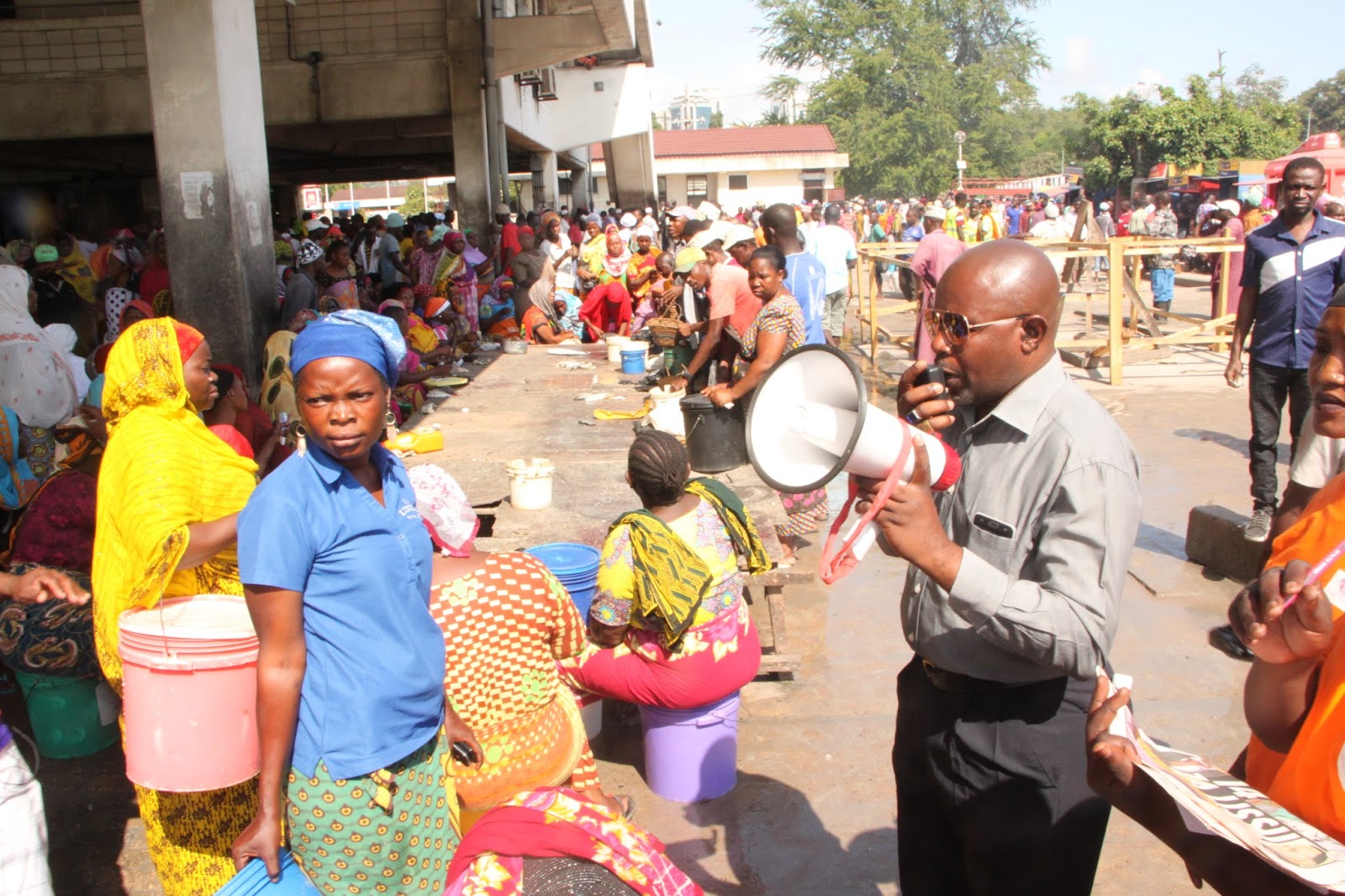 WAFANYABIASHARA SOKO LA KIMATAIFA LA SAMAKI LA FERI WATAKIWA KUUKATAA ...