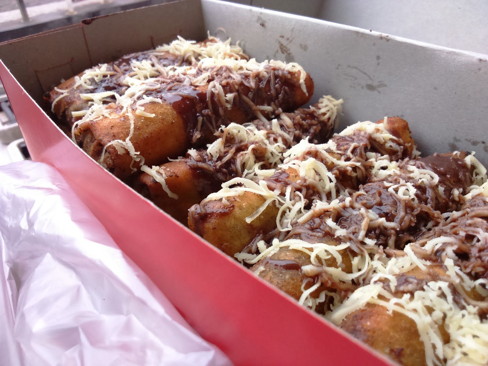 Piscok Cakra Lelehan Cokelatnya Meledak Dimulut!! - A BOWL OF CLOVER