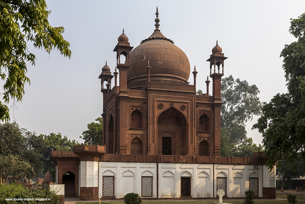 The Concrete Paparazzi: Agra's Roman Catholic Cemetery and the Red Taj ...