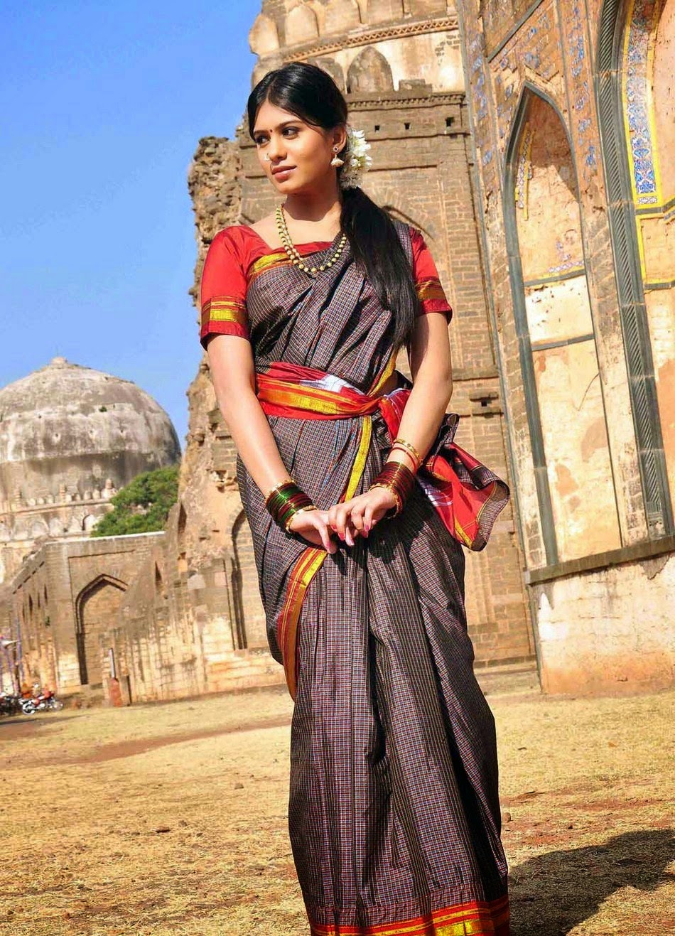 Actress Deepa sannidhi Old Unseen Hot Photos Stills