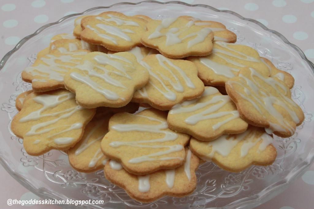 ♥ The Goddess's Kitchen ♥: Lemon Biscuits