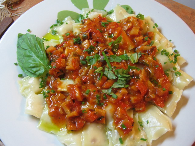 Ravioles de Ricotta con Salsa Chacarera