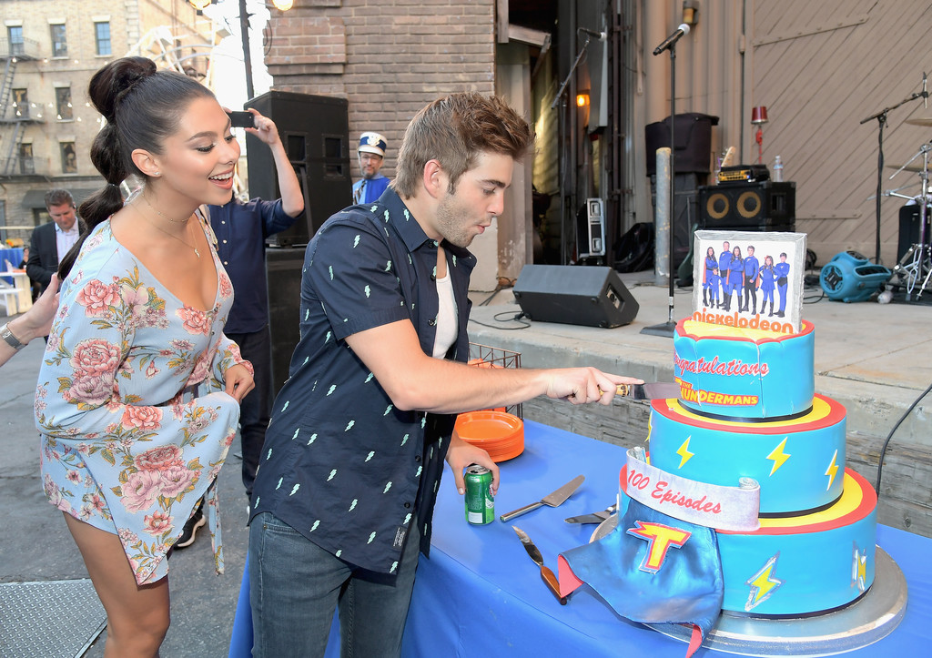 NickALive!: Cast And Crew Celebrate 100 Episodes of "The Thundermans"