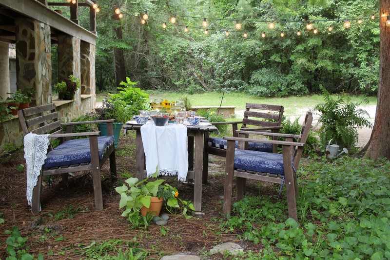 Outdoor Dining in the Cabin Garden and A Summer Blog Hop | The Roots of ...