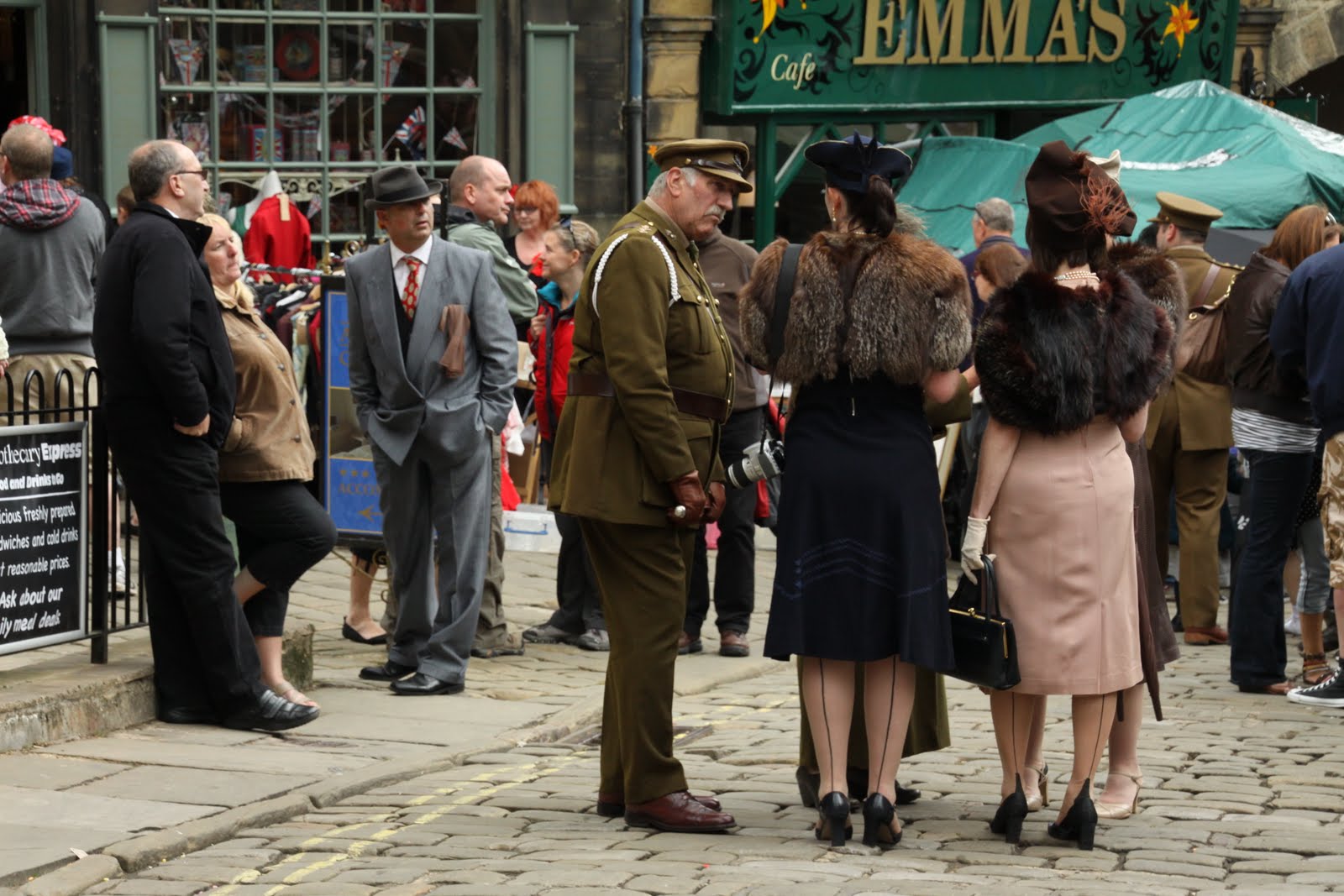 Peach and Thistle: 1940s Weekend, Haworth