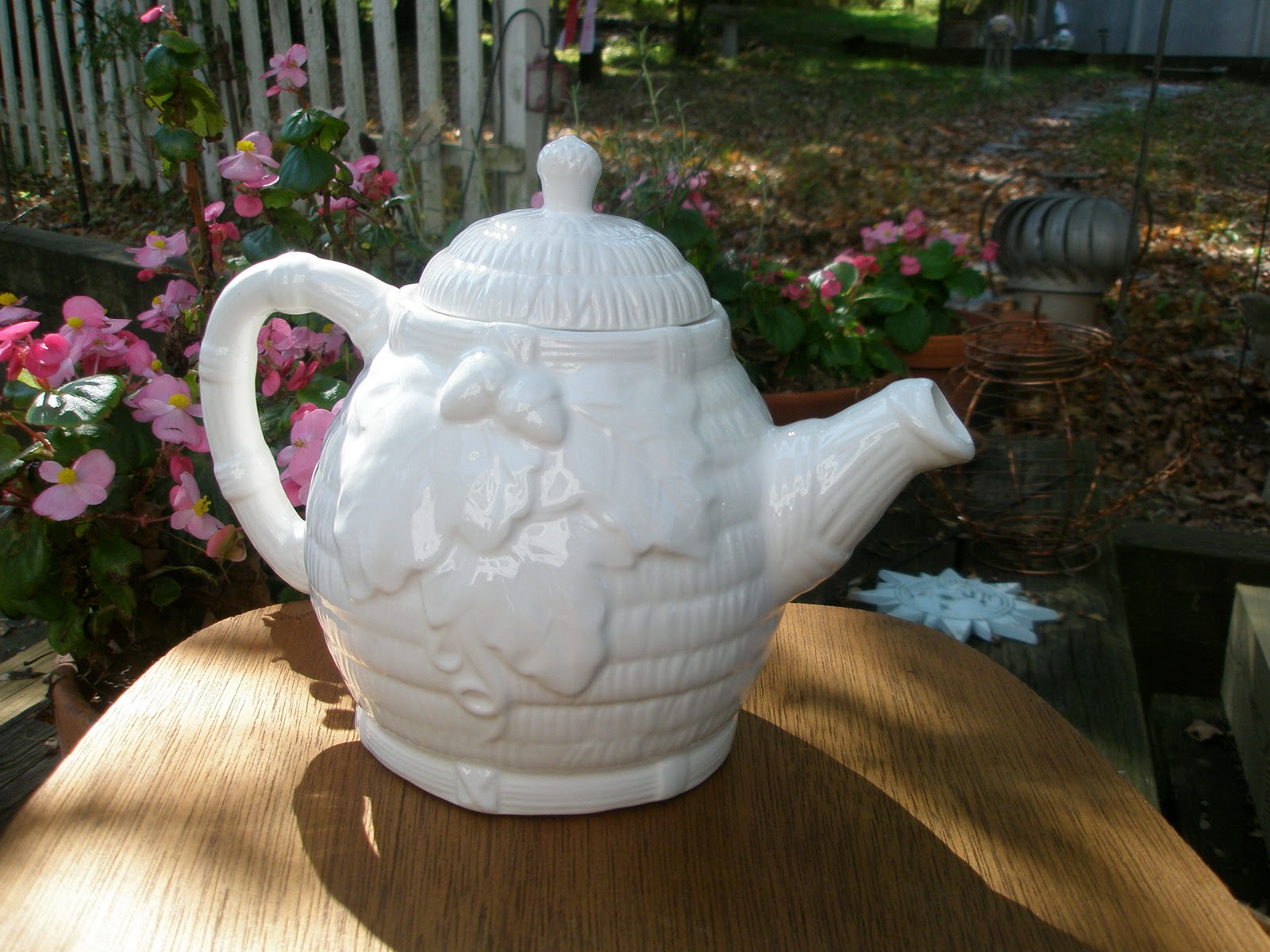 Paper Vernissage: Only $8 Minus the Boxman