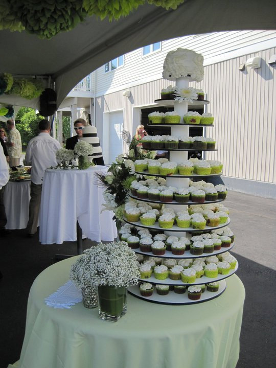 Mikes Amazing Stands: Customer Photo of 9 Tier Cupcake Stand at Reception