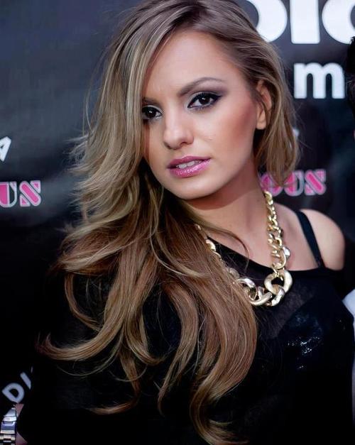 CELEBRITY TOP NEWS: BIOGRAPHY OF ALEXANDRA STAN