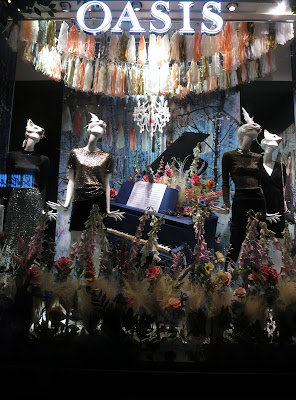 RetailStoreWindows: Oasis, London