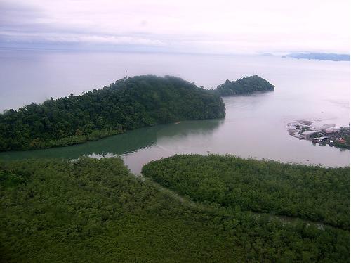 CONOZCA A NUQUI: NUQUÍ, PARAÍSO CHOCOANO ENTRE LA SELVA Y EL MAR 2013