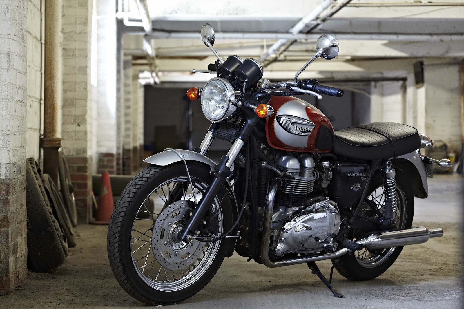 Motoblogn: 2002 Triumph Bonneville T100 Centenary Model