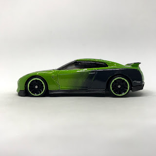 JULIAN'S HOT WHEELS BLOG: Guaczilla | 2017 Nissan GT-R (R35) - Tanner ...