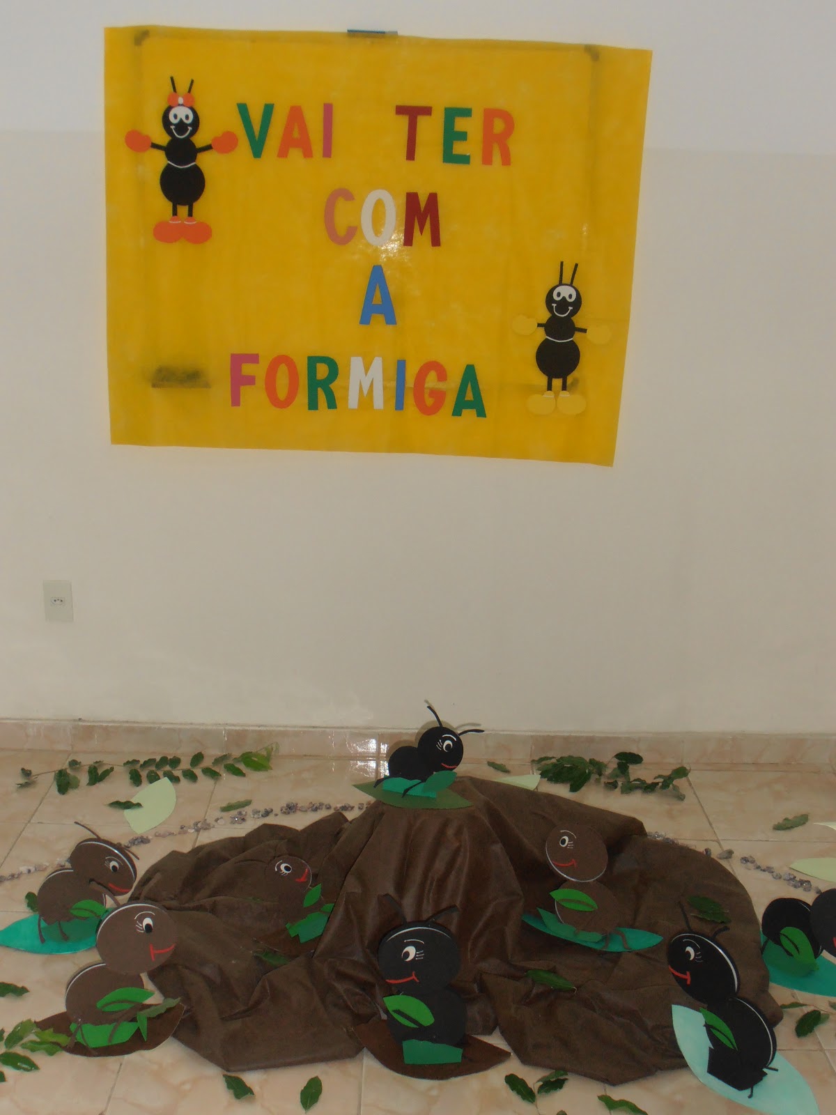 Criança com Jesus, Só Alegria!: Vai ter com a Formiga