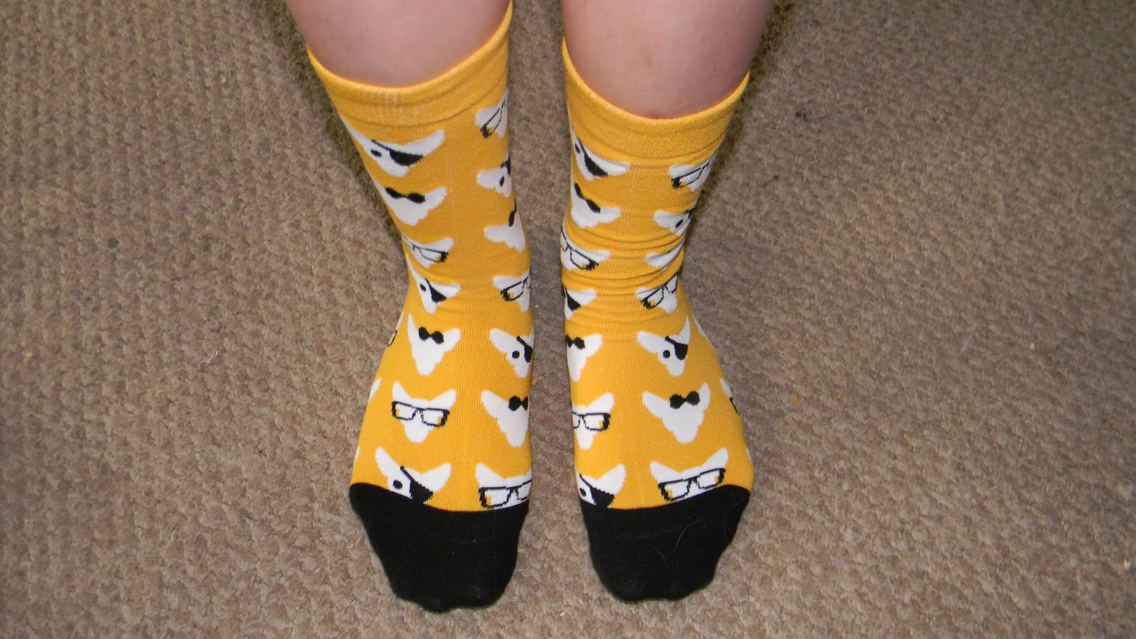 New Age Mama: Stylish Socks Delivered RIght to Your Door with Foot Cardigan