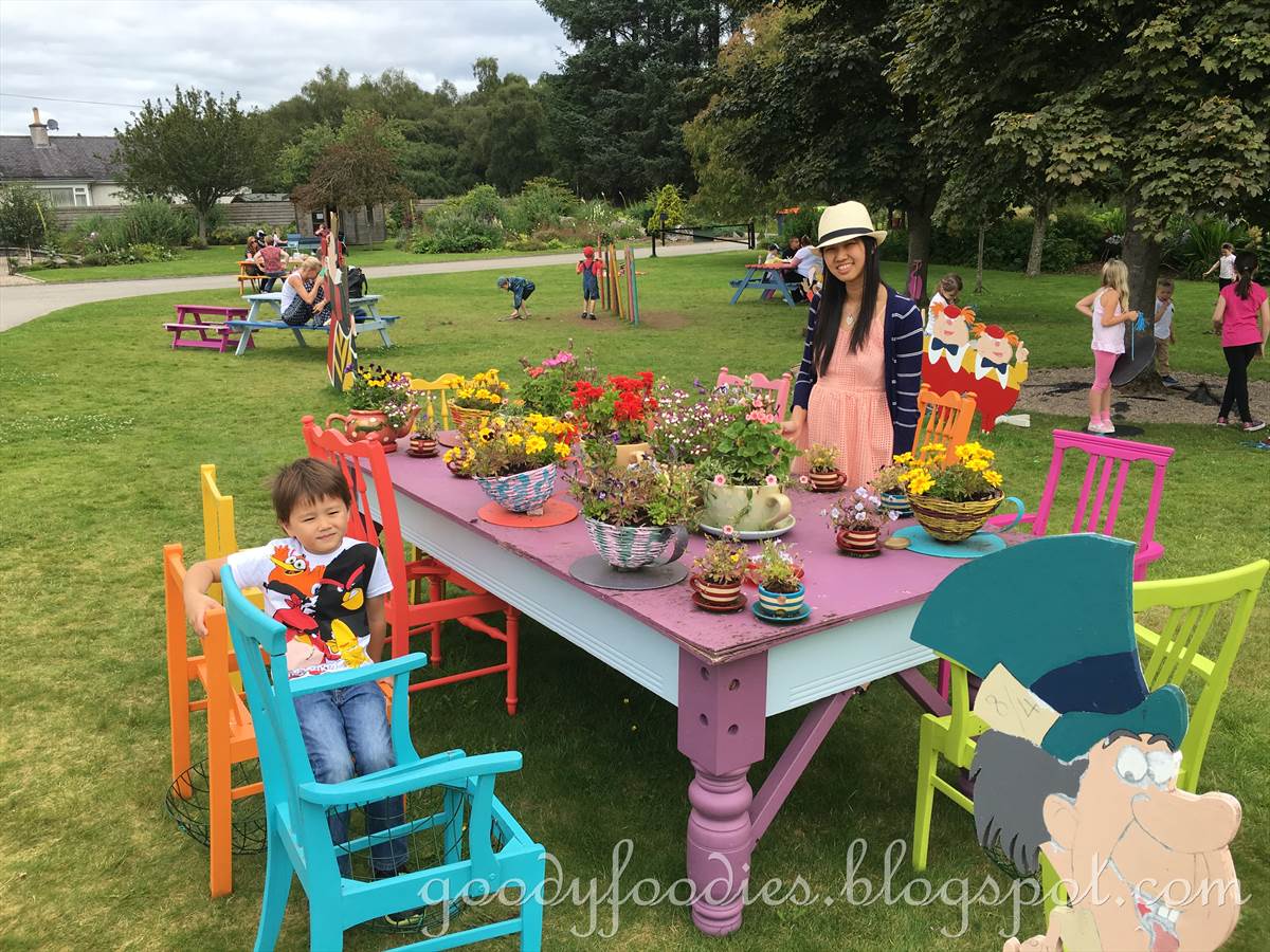 GoodyFoodies: Easter Anguston Farm, Scotland - Strawberry Picking & more..