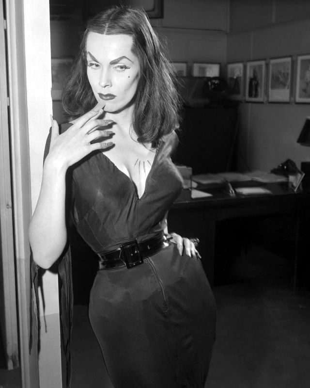 Horror Icon Vampira: Fabulous Photos of Maila Nurmi in the 1950s ...