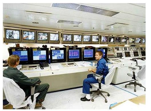 NAVAL ARCHITECTURE KNOWLEDGE: Inside the Engine Room of a Ship