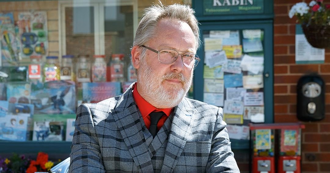 Coronation Street Blog: First pic: Vic Reeves starts filming at ...