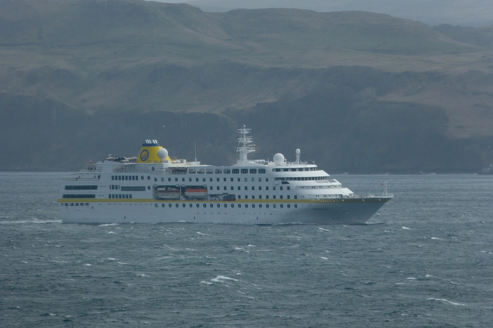 A Kilchoan Diary: Cruise Ship Hit Rocks