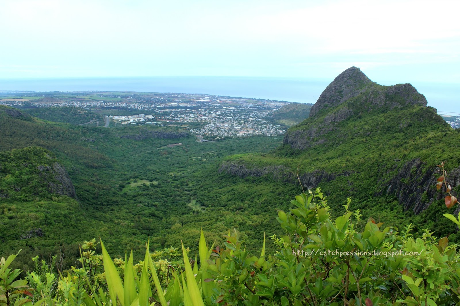 CatchPressions: Hiking in Mauritius: Mount Le Pouce