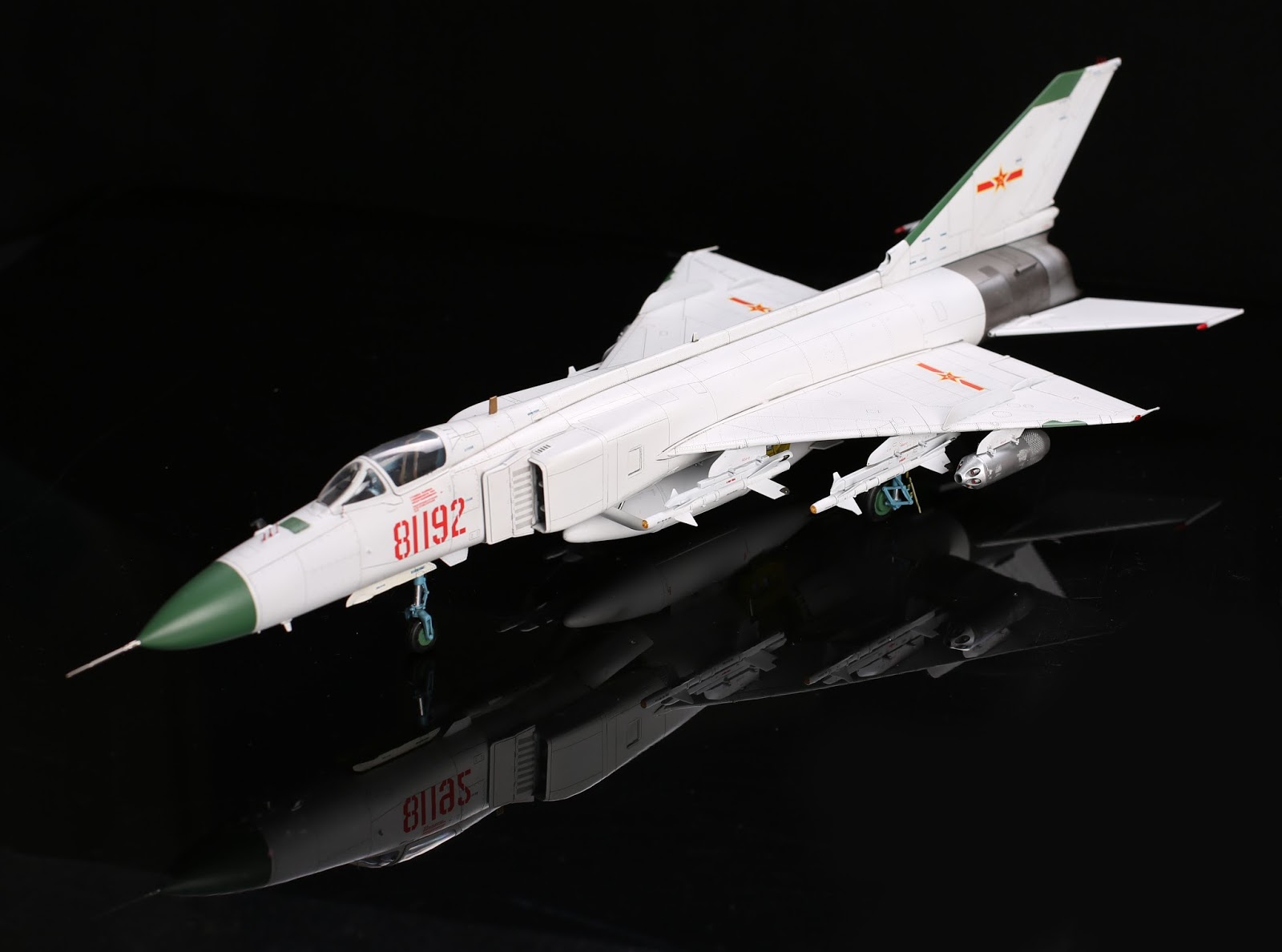 Tommy's Fantastic Models World: Trumpeter 1/48 J-8II 81192(Chinese Hero ...