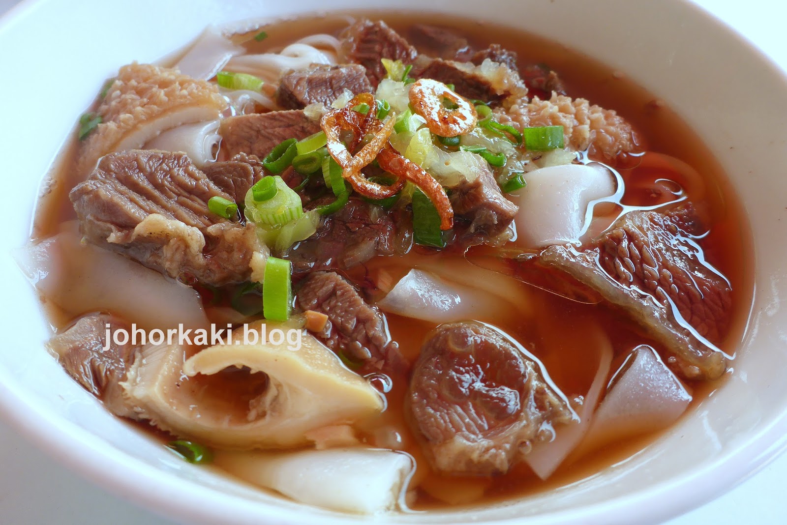 Famous Beef Noodles in Tangkak Johor 东甲牛腩面 |Tony Johor Kaki Travels for ...