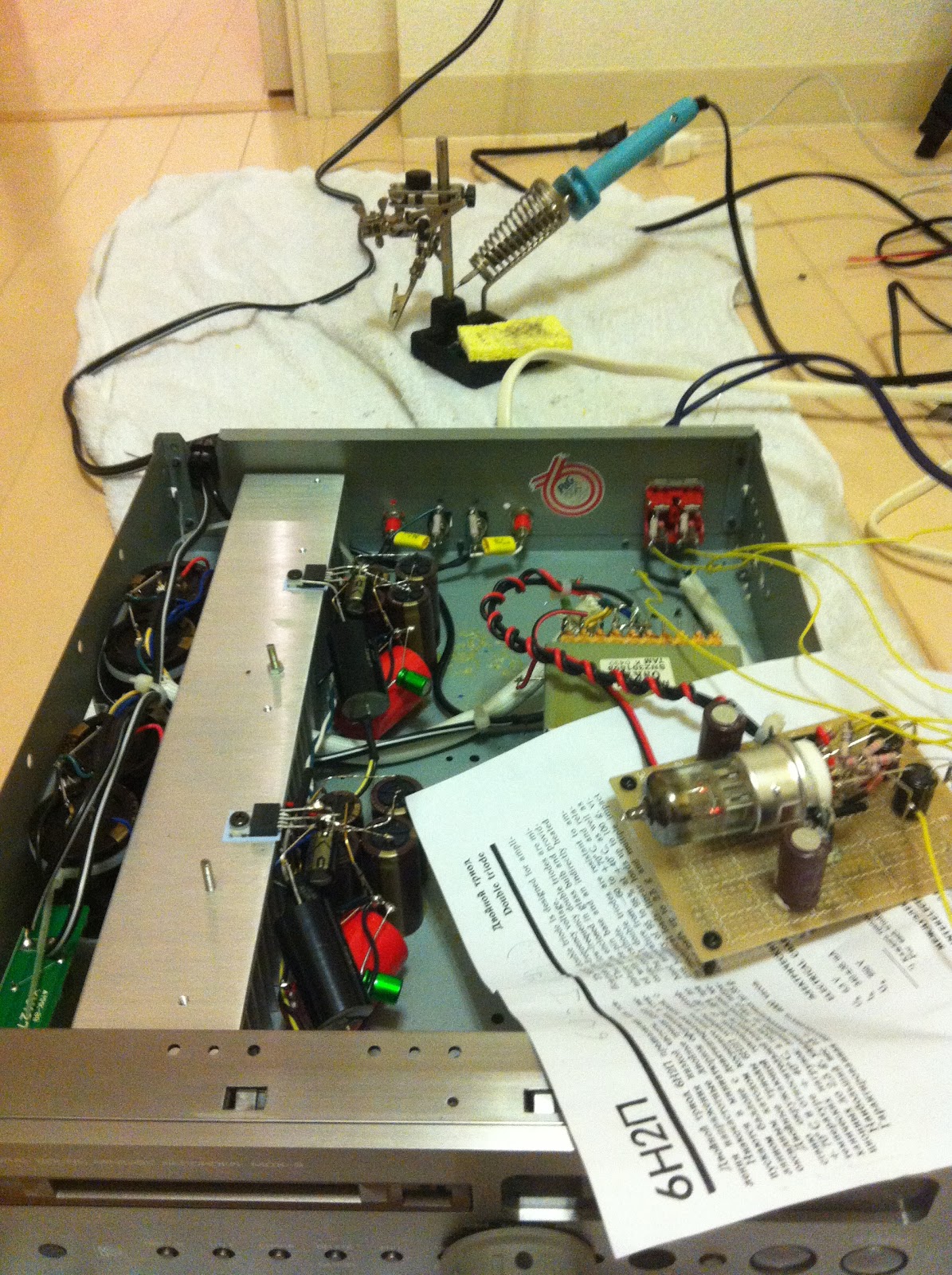 DIY ELECTRONICS PROJECTS: Low Voltage Tube Buffer