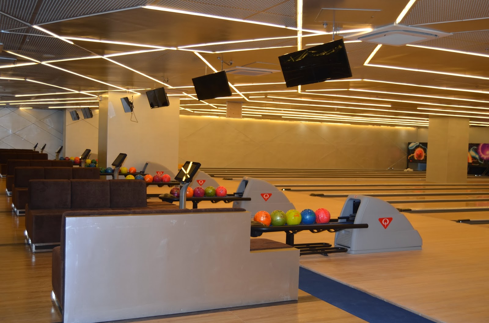 Anagon: SM Megamall New Mega Fashion Hall and Entertainment Center