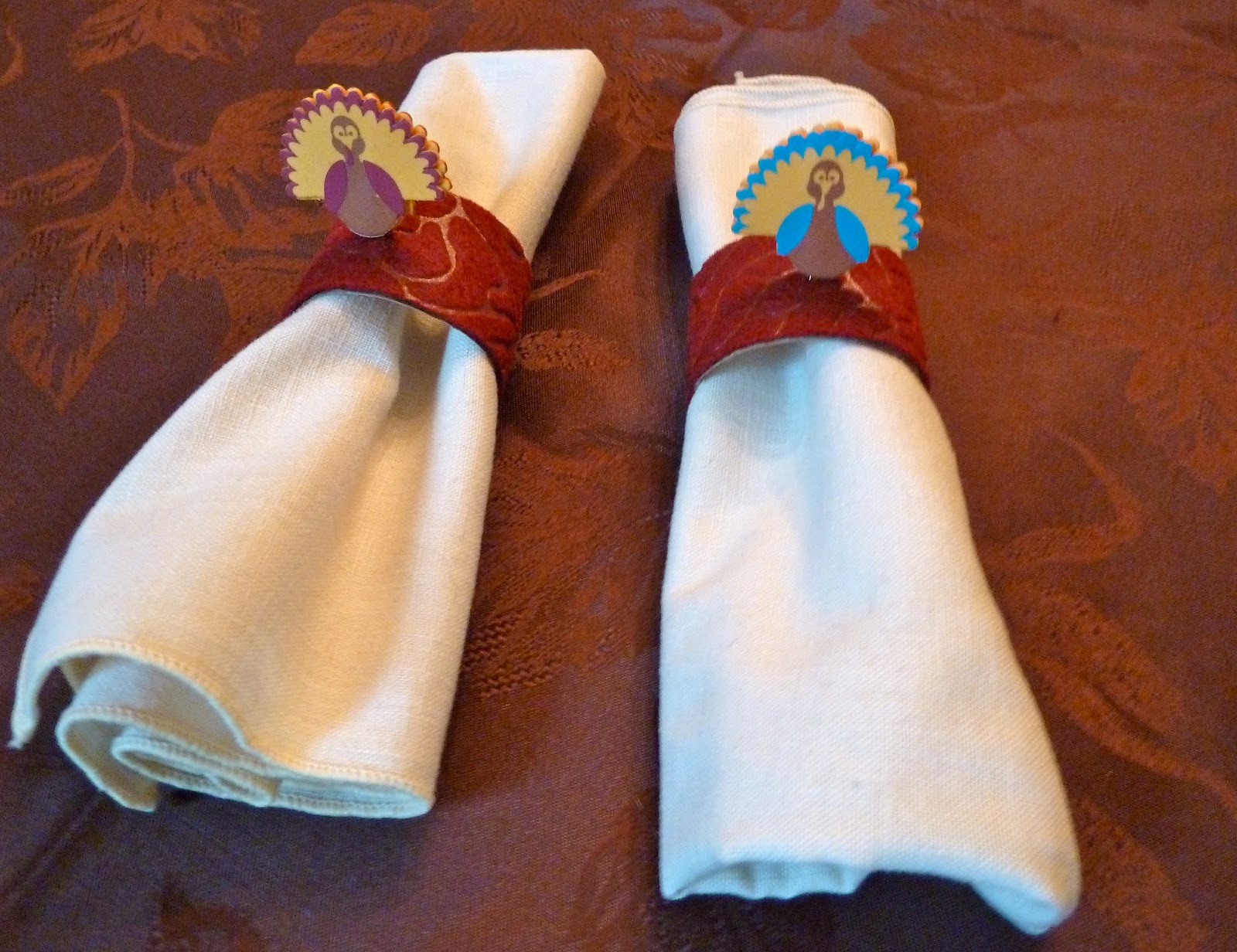 Make it easy crafts: Recycled Thanksgiving turkey napkin rings