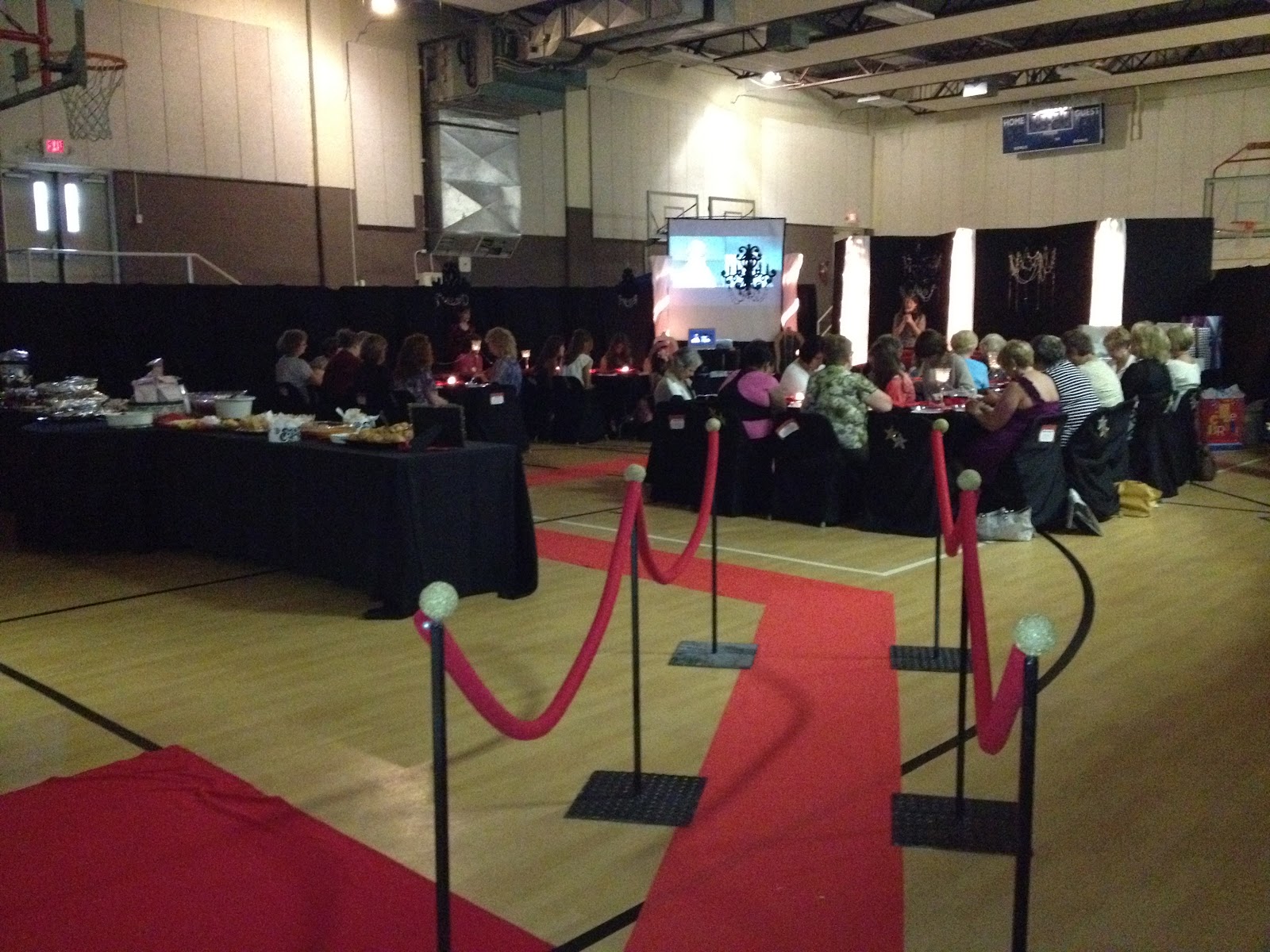 ~ I'M NOT MESSY... I'M JUST BUSY ~: Hollywood Theme Bridal Shower