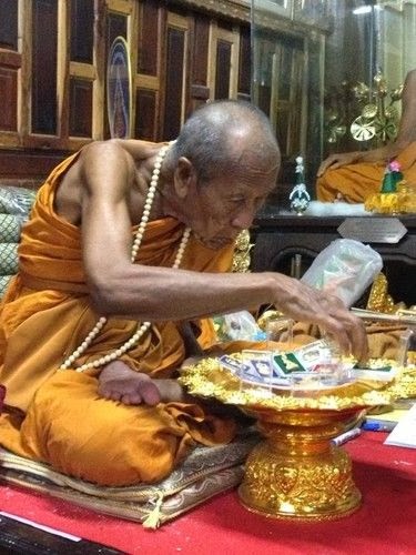 itgc4dbs Amulets.: LP Khambu Rok Meow Takrud 2553 Wat Koot Chom Pu