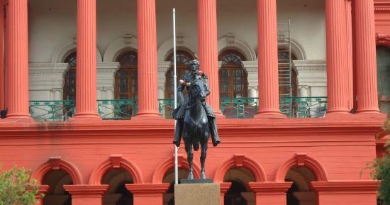 Equstrian statue of Lord Mark Cubbon. Bangalore - the man who loved the ...